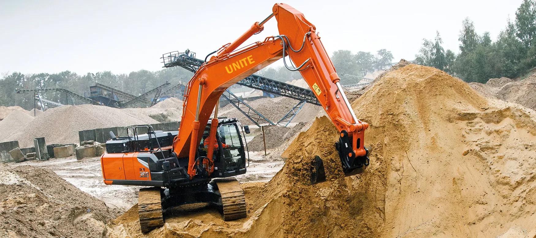 What Makes an Excavator Fuel-Efficient? A Deep Dive into Modern Tech ...